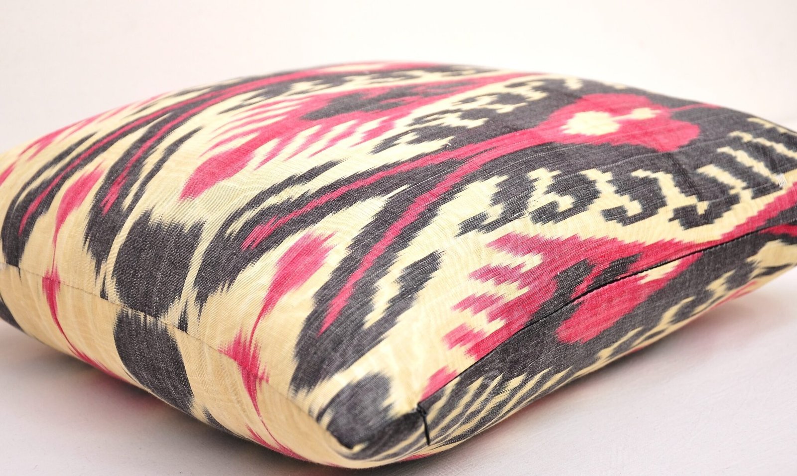 Adras Ikat Pillow Black Pink - Elevate Your Home Decor with Style