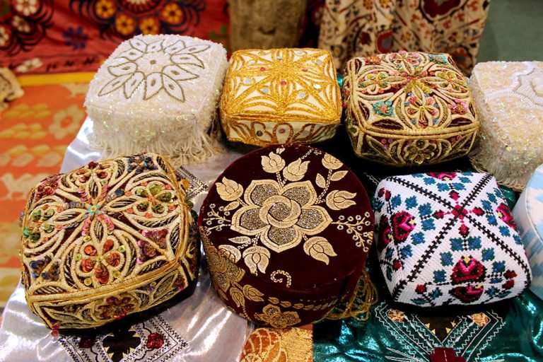 The most popular souvenirs of Uzbekistan